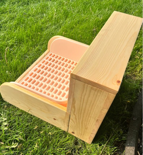 Rabbit Hay Feeder, Litter Box & Mesh Grate – Buy Canadian Group Inc.